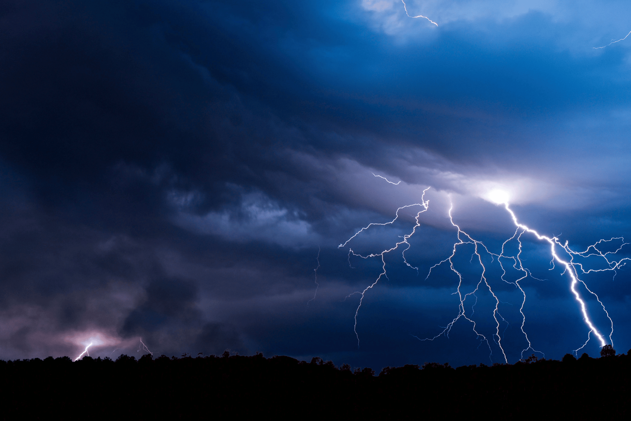 Como funcionam os para-raios? – Ampher Engenharia Brasil